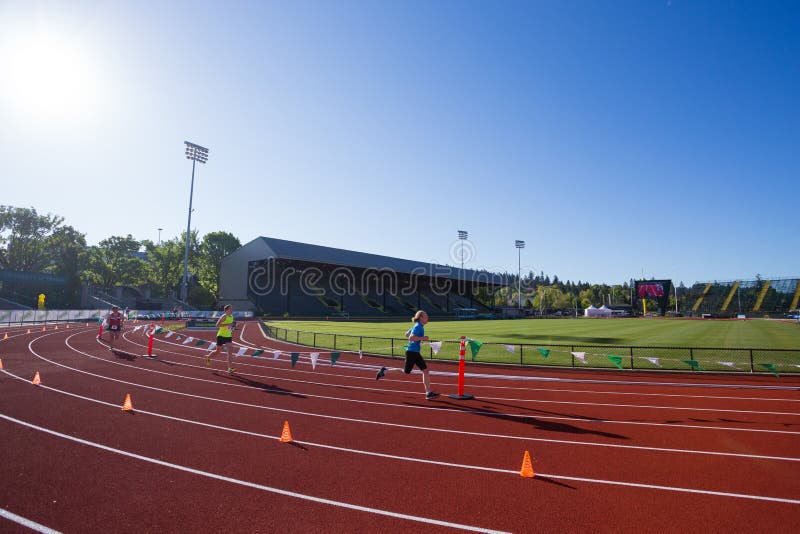 2016 Eugene Marathon editorial photo. Image of endurance - 70925766