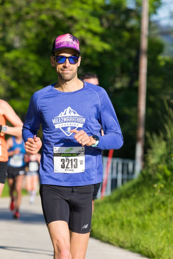2017 Eugene Marathon Race editorial photography. Image of runners ...