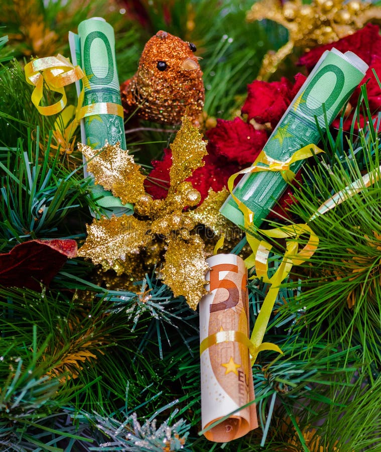 Albero Dei Soldi Con Le Euro Banconote Fotografia Stock - Immagine di ... Albero Dei Soldi Con Le Euro Banconote Fotografia Stock - Immagine di ...