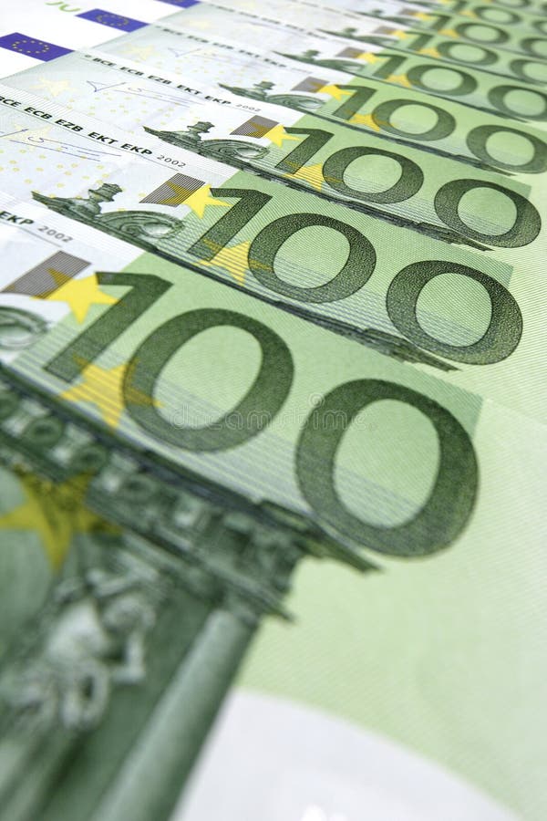 Eurosedel För Pengar 100 Isolerat Fotografering för Bildbyråer - Bild ...