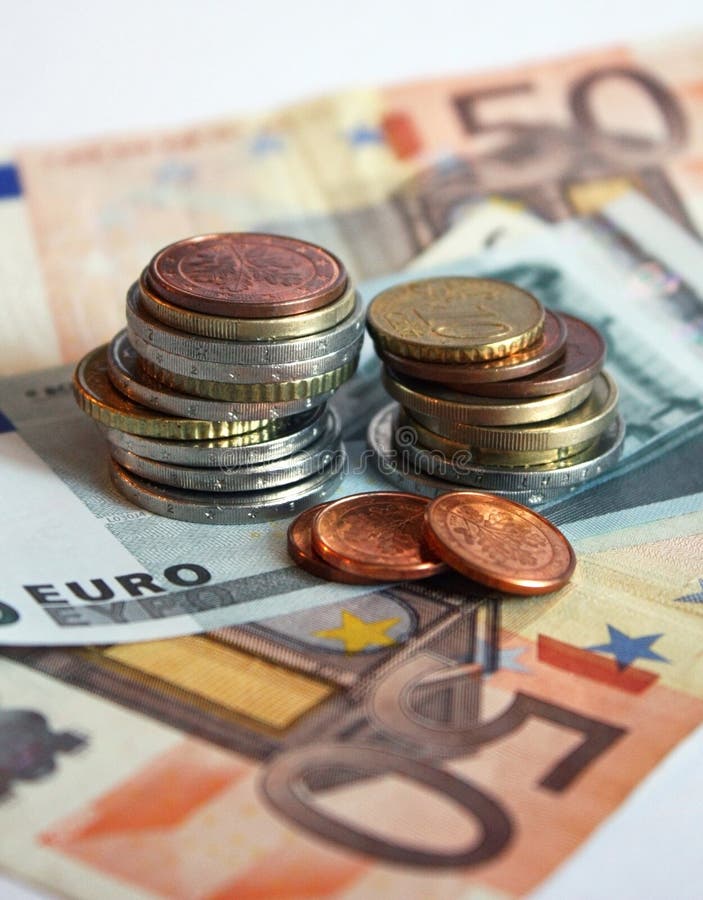 Euro banconote dei soldi fotografia stock. Immagine di valuta - 18141700