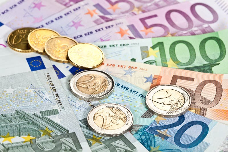 Euro soldi immagine stock. Immagine di europa, rosso, venti - 1677675