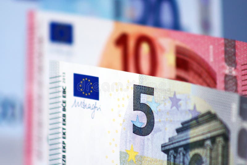 200 Banconota Di Valuta Dell'euro E Monete Dell'euro, Unione Europea ...