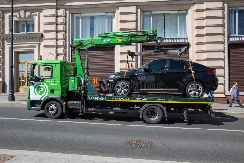 Evacuation of the Car for Improper Parking in Center Moscow Editorial ... Evacuation of the Car for Improper Parking in Center Moscow Editorial ...
