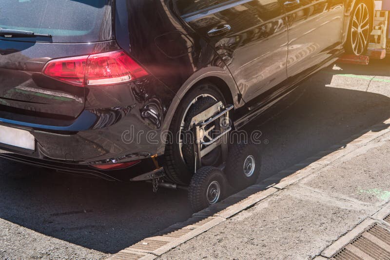 Evacuation of an Incorrectly Parked Car Stock Photo - Image of carry ...