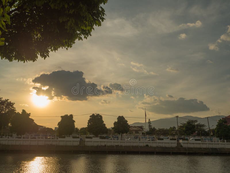 Evening light, sunset editorial image. Image of view - 90022445