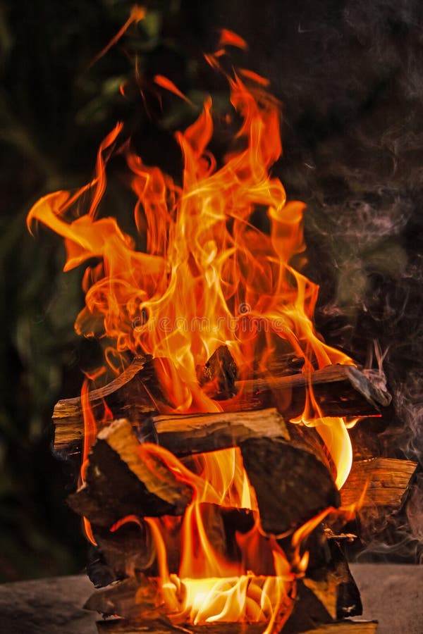 Evening log Fire 16470 stock image. Image of carbon - 373701643
