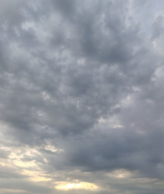 Evening Sky with Cloud Layers and Diffused Light Stock Image - Image of soft, tranquil: 391584907
