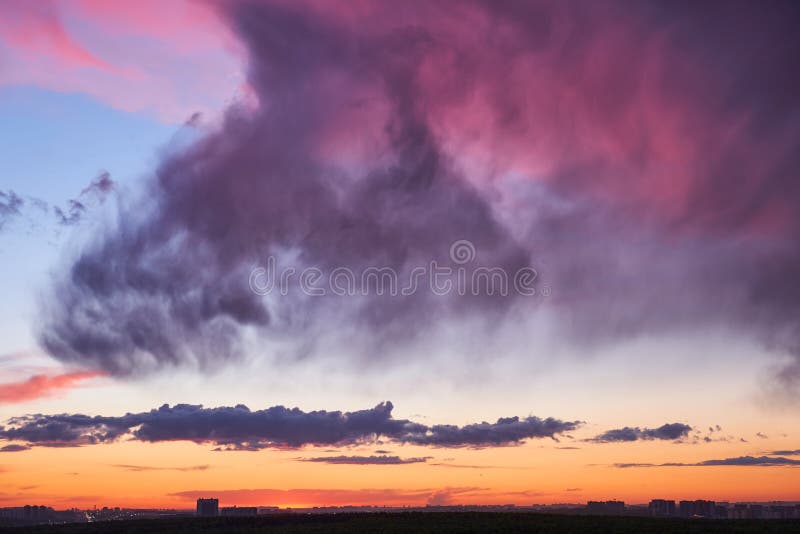Evening Sky with Pink Clouds at Sunset, Cloudy Landscape Stock Photo ...