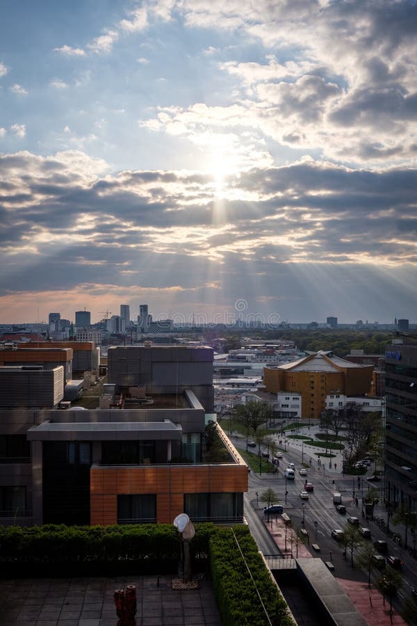 Evening Sun over Berlin editorial stock image. Image of europe - 212183744