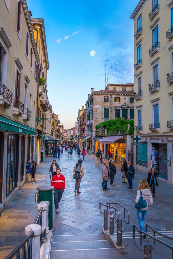 Evening, Tourists Walk through the Streets of Venice Editorial Photo ...