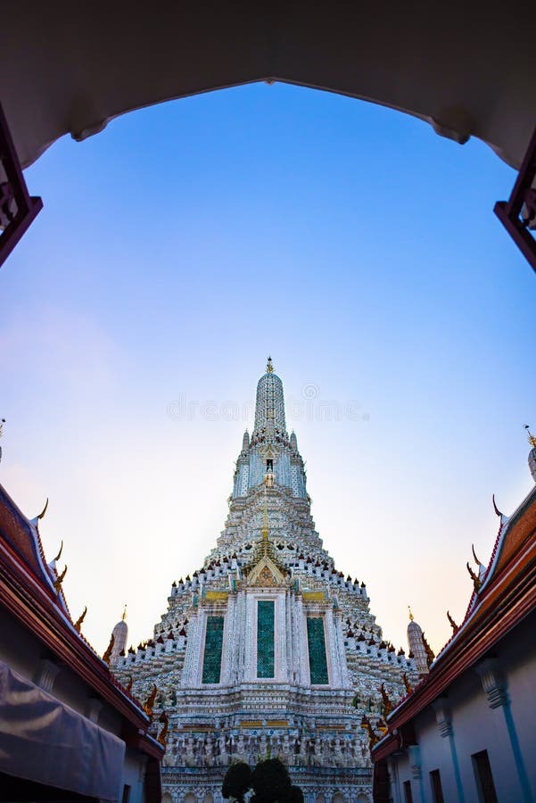 The Evening View of Wat Arun Has a Frame Entrance Stock Photo - Image ...