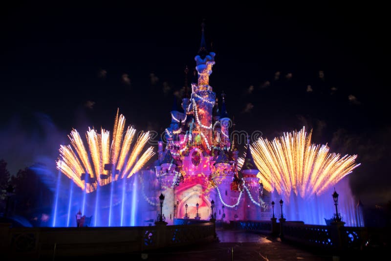 Eveningshow illuminations editorial image. Image of disneyland - 242710965