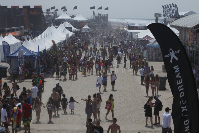 Event crowd at the beach editorial stock photo. Image of party - 10567213