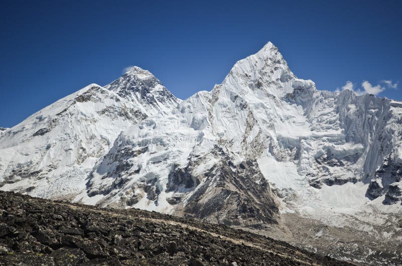 Everest, Nuptse E Lhotse Osservati Da Kala Pattar Fotografia Stock ...