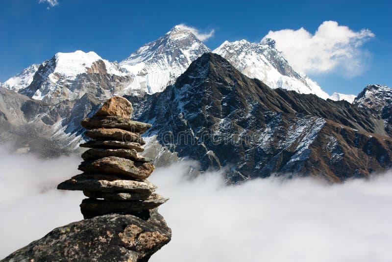 Everest with stone man stock photo. Image of stone, mount - 21974948