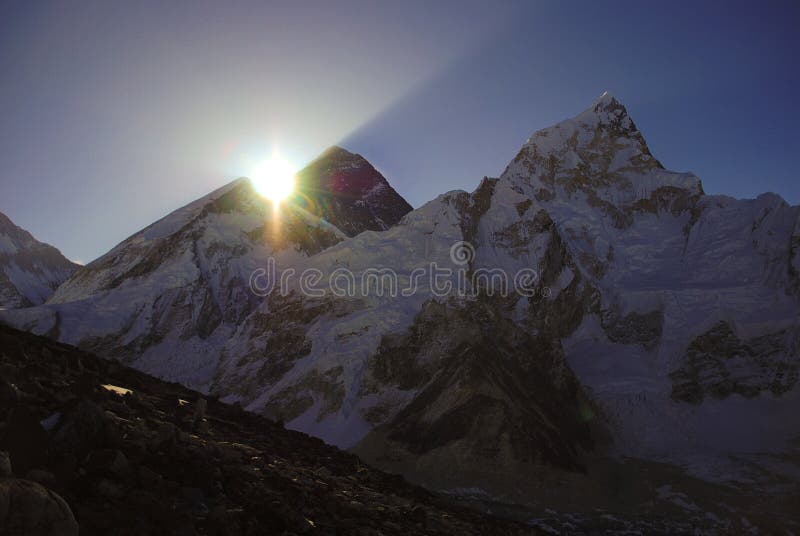 Everest sun blast stock image. Image of everest, nepal - 12533591
