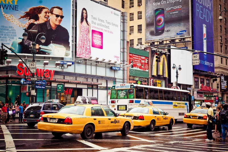 Everyday life in New York editorial image. Image of estate - 22150725