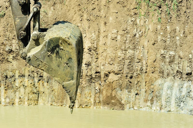 Excavator Bucket Front View Stock Image - Image of danger, angle: 24827603