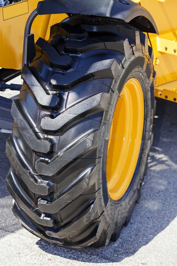 Excavator digging wheel stock image. Image of operator - 72347113
