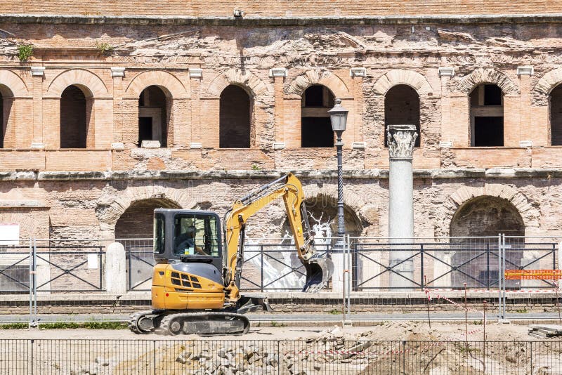 Excavator in Front of Ancient Ruins of Rome, Italy Editorial Stock ...