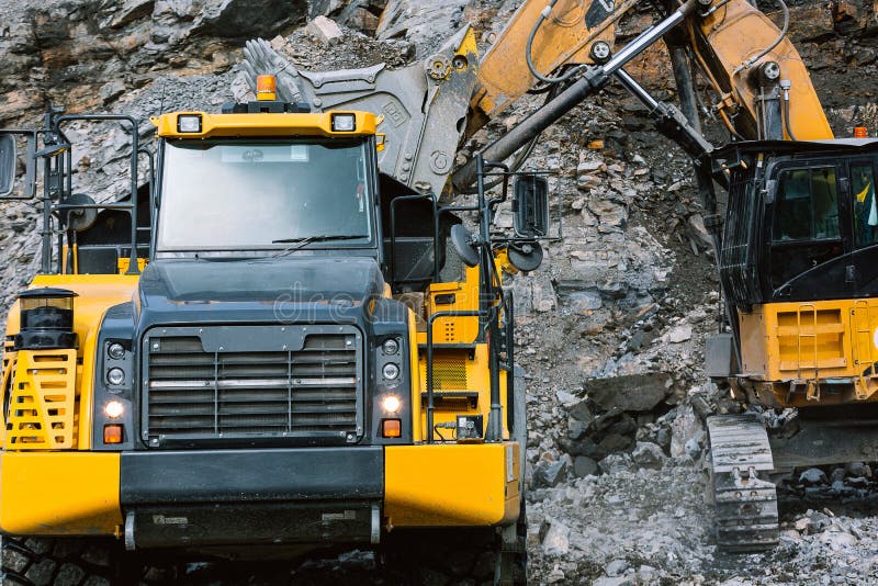 Excavator loads ore stock image. Image of mining, excavator - 189046503