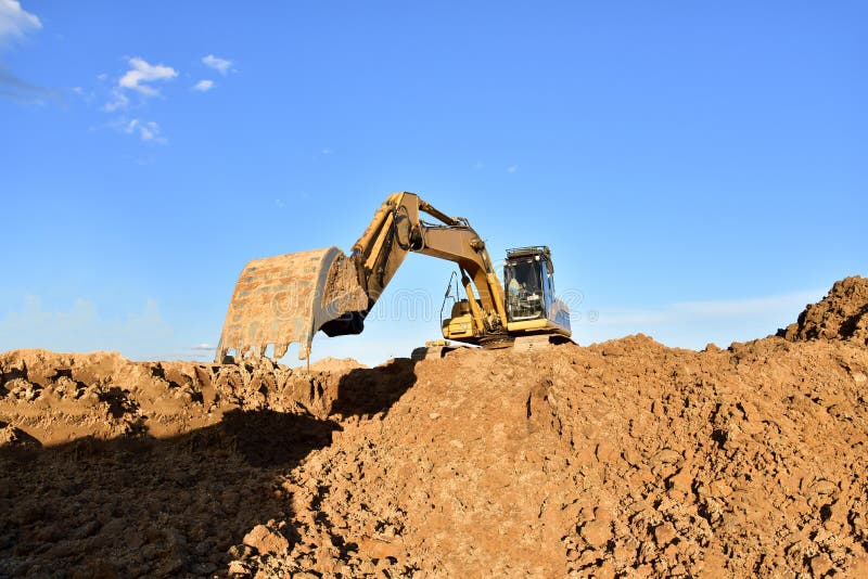 Excavation and loading stock photo. Image of power, ground - 3902442