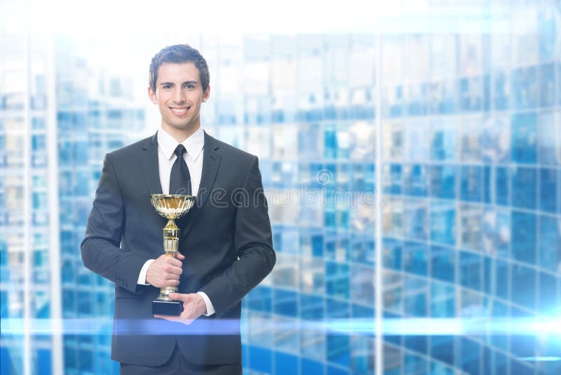 Exekutive Mit Goldener Schale Stockbild - Bild von becher, leitprogramm ...