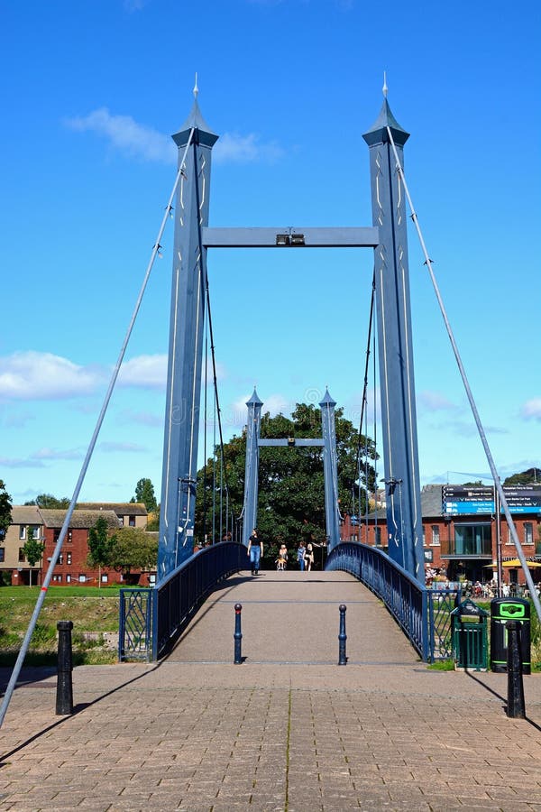 Cricklepit Suspension Bridge Over the River Exe, ExeterUK. Editorial ...