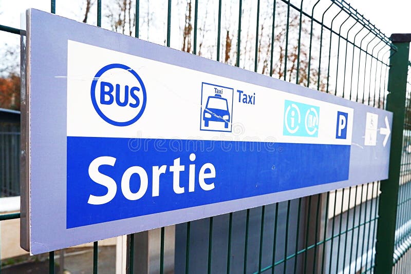 Exit Sign in Paris Train Station Editorial Photography - Image of city ...