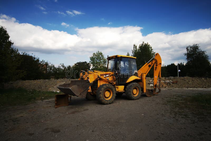 Exkavator stockfoto. Bild von schaufel, wolken, exkavator - 6245078