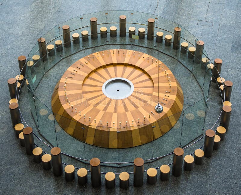 Le Pendule De Foucault - Expérience Scientifique Photo stock éditorial ...