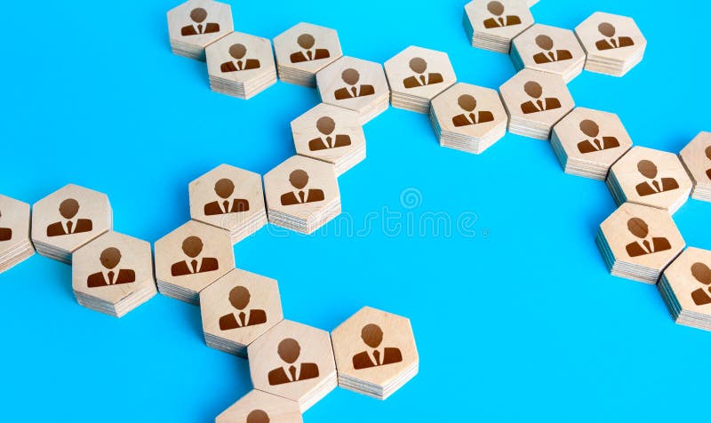 An Expanded Network of Connected Chains of People. Cooperation for ...