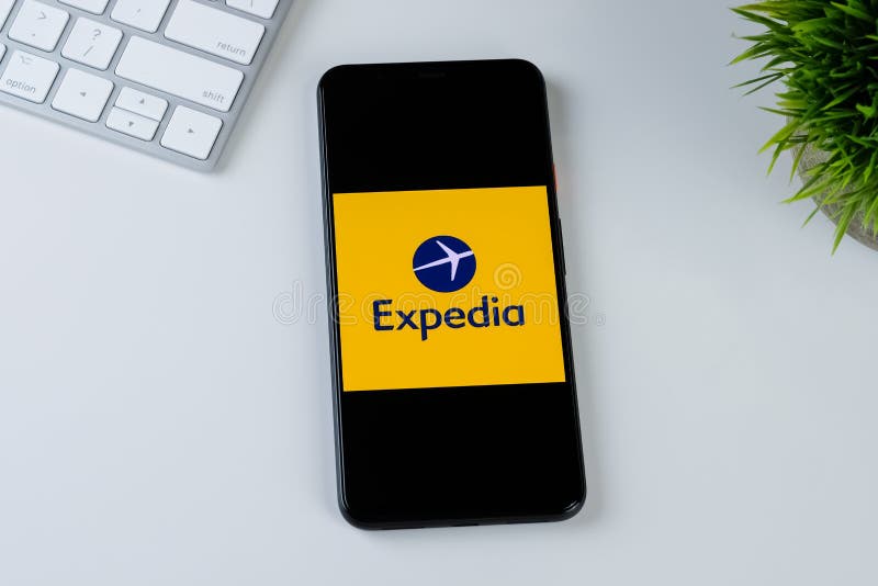 Expedia App Logo on a Smartphone Screen. Editorial Photography - Image ...