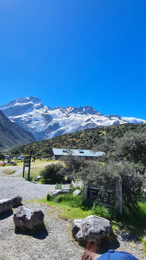 Expedition to Mount Cook stock image. Image of mount - 335719239