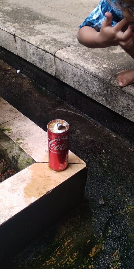 Experience Coca-Cola editorial photography. Image of cola - 265229027