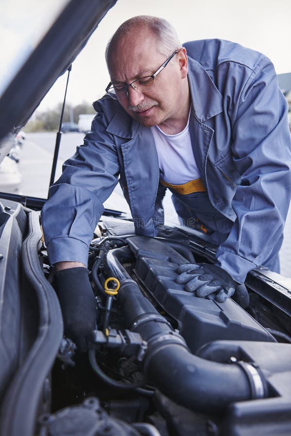 Experienced mechanic stock image. Image of mechanic, equipment - 59130321