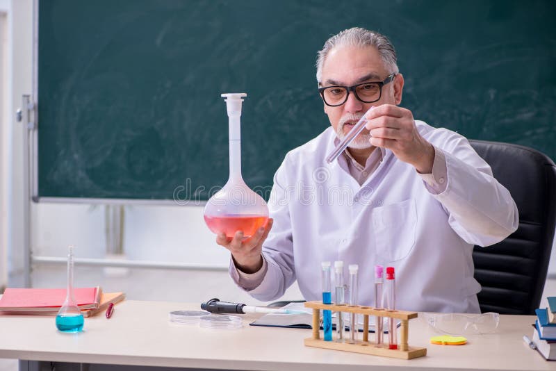 Experienced Old Scientist Working in the Lab Stock Image - Image of ...