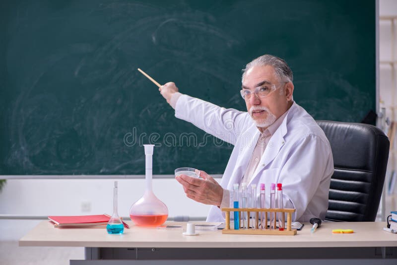 Experienced Old Scientist Working in the Lab Stock Photo - Image of ...