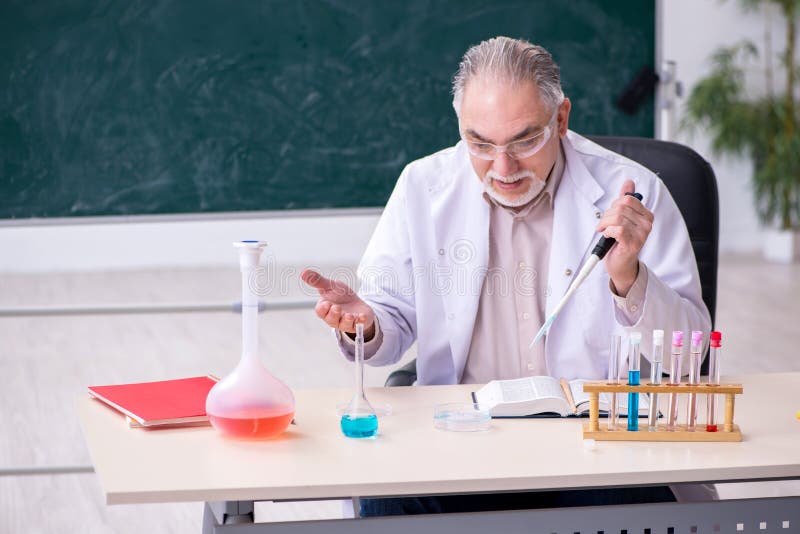 Experienced Old Scientist Working in the Lab Stock Photo - Image of ...