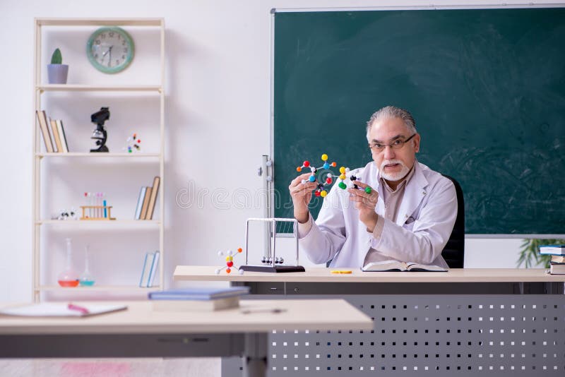 Experienced Old Scientist Working in the Lab Stock Photo - Image of ...