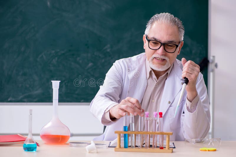 Experienced Old Scientist Working in the Lab Stock Image - Image of ...