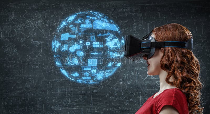 Experimentando O Mundo Virtual Da Tecnologia Meios Mistos Imagem de ...