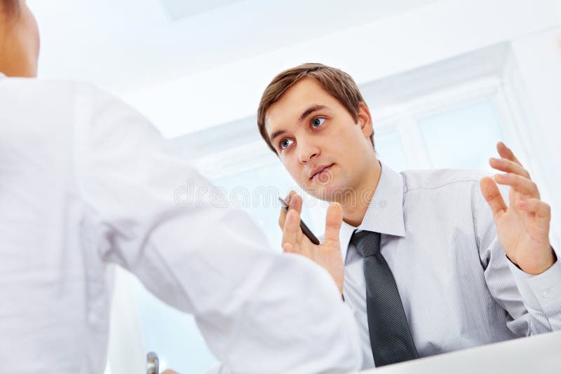 Explication image stock. Image du homme, associé, expliquer - 17451293