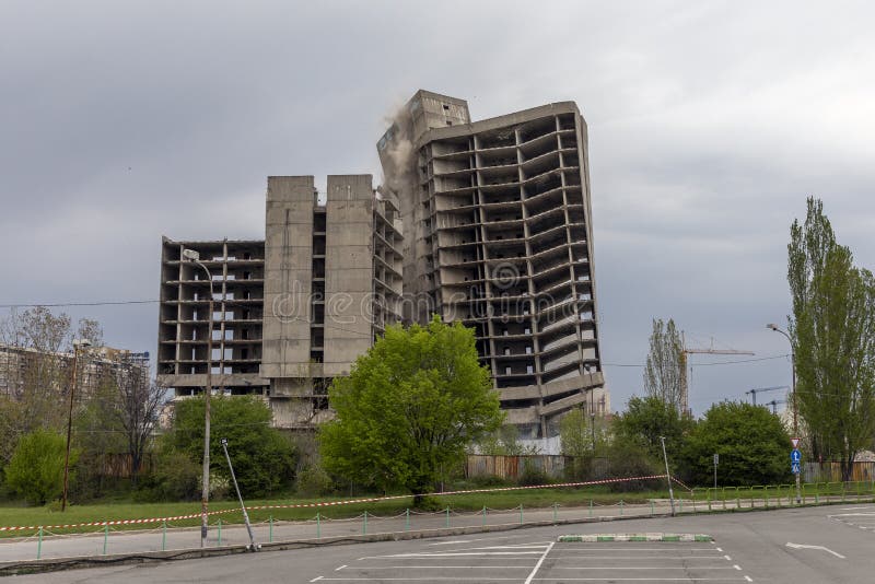 Demolition of building stock image. Image of ladle, concept - 72394985