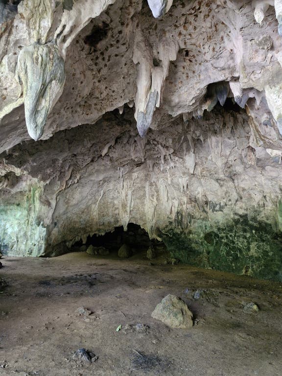 Explore End Trace Caves that are Thousands of Old Stock Photo - Image ...