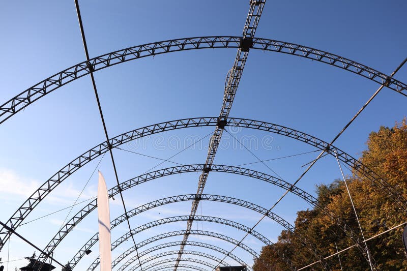 Exploring an Architectural Framework Under a Beautifully Clear Sky in ...