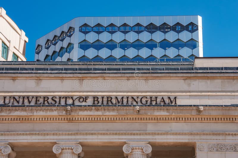 Exploring the Contrast of Classical and Modern Architecture in ...