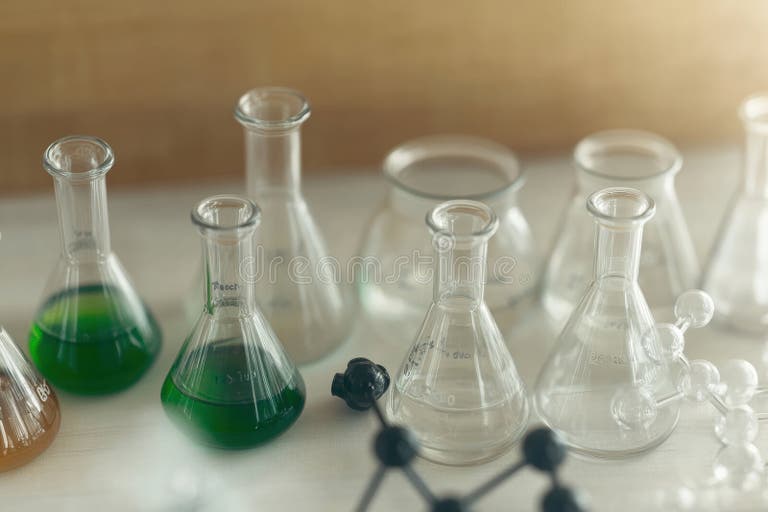 Workstation Arrangements Stock Illustrations – 141 Workstation ...