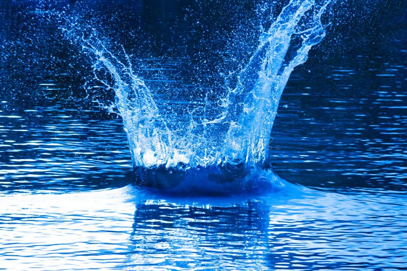 Explosión del agua foto de archivo. Imagen de color, deslumbrante ...